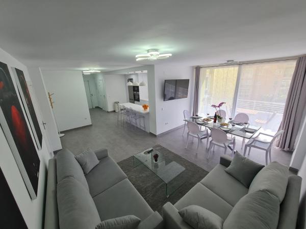 Modern 3 Bedroom Luxury Apartment In Torremolinos - Torremolinos