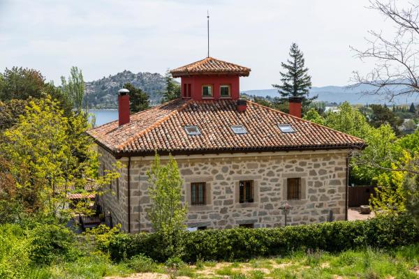 El Torreón De Navacerrada - Cercedilla