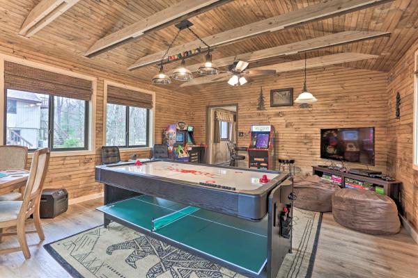 9 Mi To Jack Frost Slopes! Bear Den With Game Room - Pocono Mountains, PA