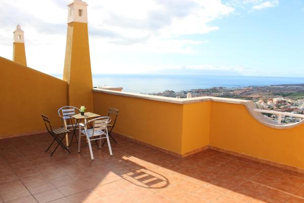 Holiday Home With A Serene Ocean And Mountain View - Costa Adeje