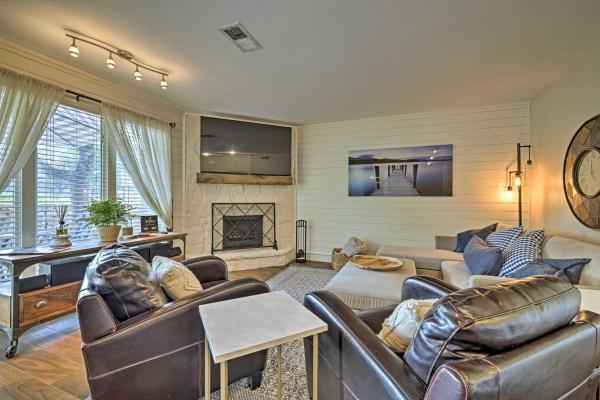 Modern Townhome With Patio, Next Door To Resort - Texas