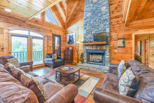 Smokystays 6 Bedroom Cabin - Pigeon Forge, TN
