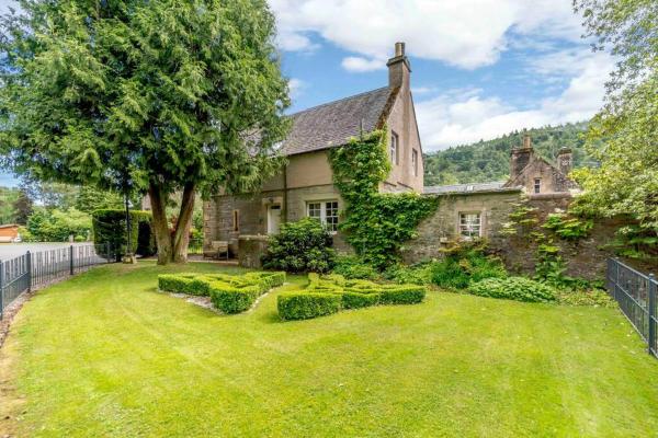 Factors House - A Comfy Cottage In Countryside Park With Wifi And Access To Bar And Pool - Dunkeld