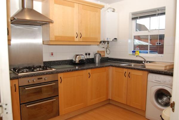 Fantastic 4 Bed House With 3 Bathrooms In Pleasant Location - Birmingham