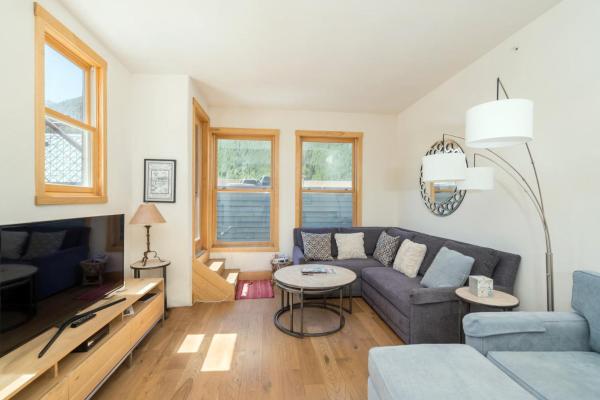 Livery 2c - Ouray, CO