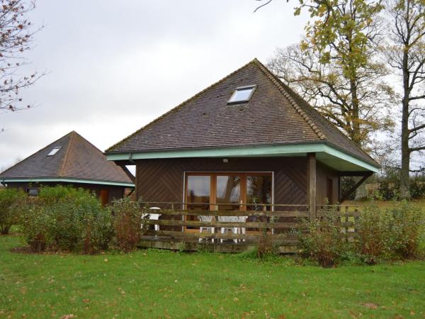 Chalet En Pleine Nature à Orsennes Avec éTang à Proximité, Idéal Pour 6 Personnes Et Animaux Admis - Fr-1-591-170 - Argenton-sur-Creuse