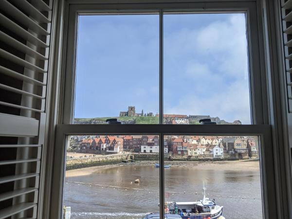 Whitby Sea View Cottage - Robin Hood's Bay