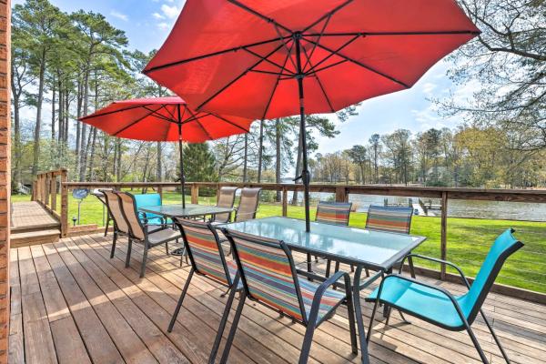 Rivers Edge Retreat With Kayaks And River Access! - バージニア州