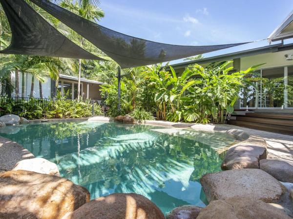 Whispering Palms - Magnetic Island