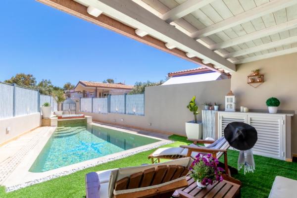Sunset Bay Pool Villa Sardinia With Private Heated Pool, Jacuzzi, Counter-current Swimming - Valledoria
