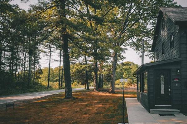 Pinewood Lodge - Catskills, Windham Mountain, Hunter Mountain - Hudson, NY