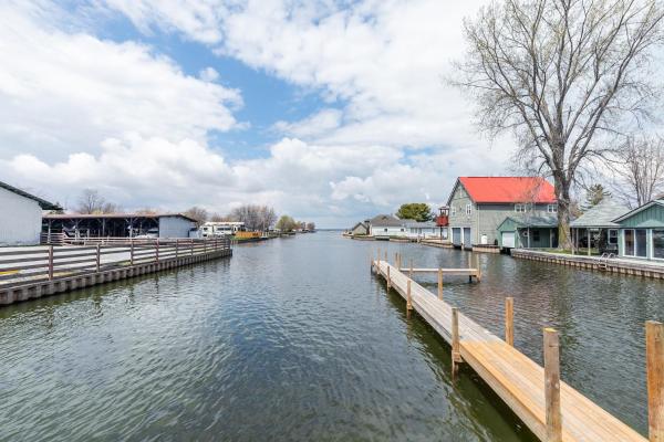 Bayside Cottage Rentals - Lake Erie, PA