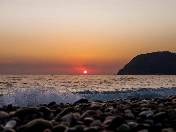 Precioso Apartamento Cerca Del Mar Con Wifi, Piscina Y Parking - Andalucía