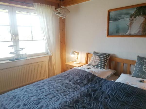 Boddenhus Auf Rügen - Ferienwohnungen Und Pension - Gingst
