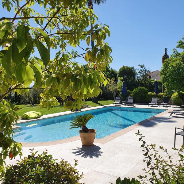 Le Domaine Des Mûriers - Charme, Chic, Calme En Provence Côte D'azur - Grasse