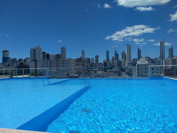 Quarto Privativo Para 1 Pessoa Em Home Club - Balneário Camboriú