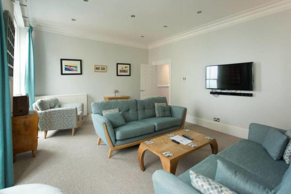 Seaside Retreat In North Bay - With Parking - Yorkshire