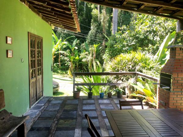 Casa Da Mata Com Piscina Natural Em Condomínio - Angra dos Reis