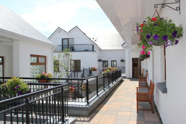 Donegan Court Aparthotel - Galway