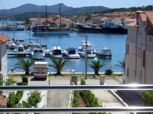 Apartment In Kukljica With Sea View, Terrace, Air Conditioning, Wi-fi (4567-1) - Dugi otok