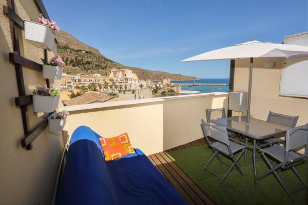 La Casa Blu Sul Mare - The Blue House By The Sea - Castellammare del Golfo