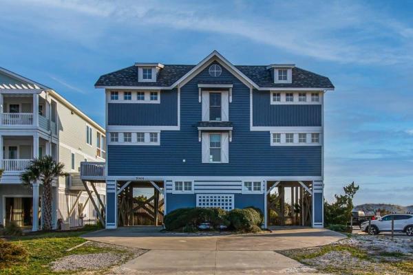 Luxurious Oceanfront Located In Oki's Paradise Shores - Blue Bayou - Oak Island, NC
