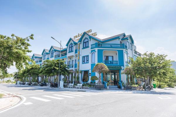 Tran Long Cu Hin Hotel - Near Bai Dai Beach - Vietnam