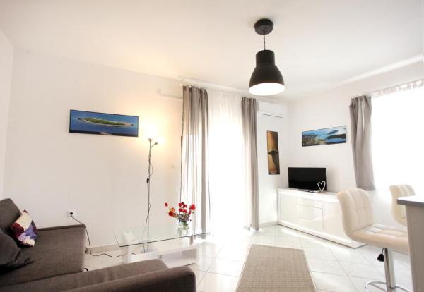 Apartment Maria - Premantura