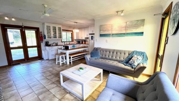 Goolwa Beachfront: Pet Friendly, Fireplace, Wifi, Sand Dunes, The Best Location In Goolwa Beach - Goolwa