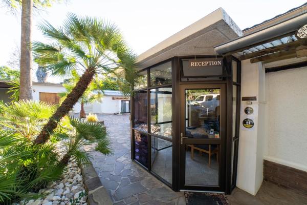 Hotel Pension Palmquell - Windhoek