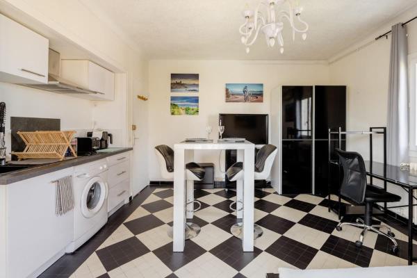 Studio Antibes - 5min Des Plages - Parking Gratuit - Climatisation - Cros de Cagnes