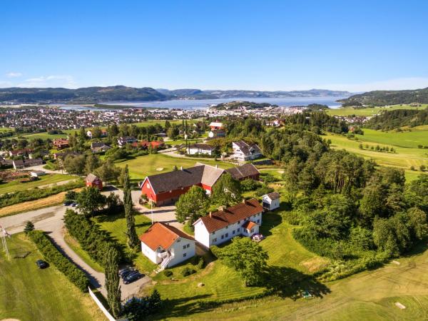 Stokke Gård Adventure Bed & Breakfast - Norway