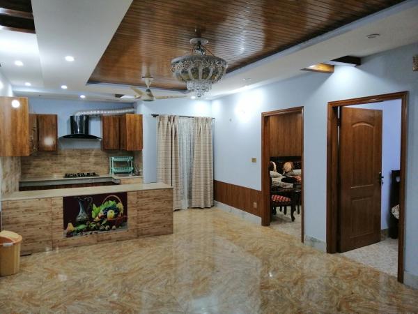 Full Private House Floor With Lounge & Balcony - Townhouse - Homestay - Pakistan