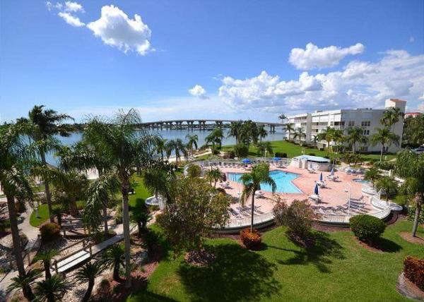 Bahia Vista Isla Del Sol The Perfect Florida Getaway - St. Petersburg, FL