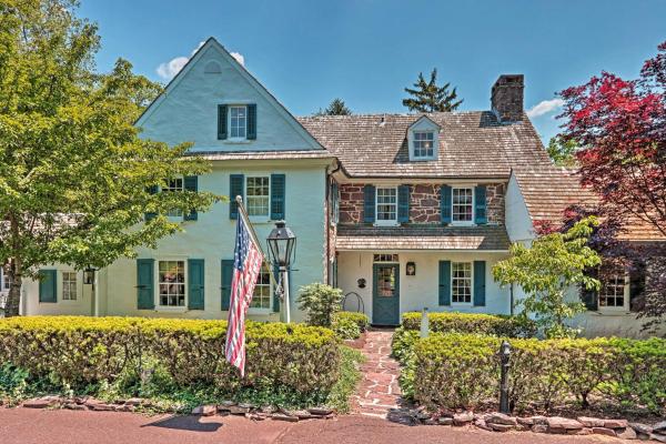 Pool And Courtyard Timeless Home In Lansdale - Bridgeport, PA