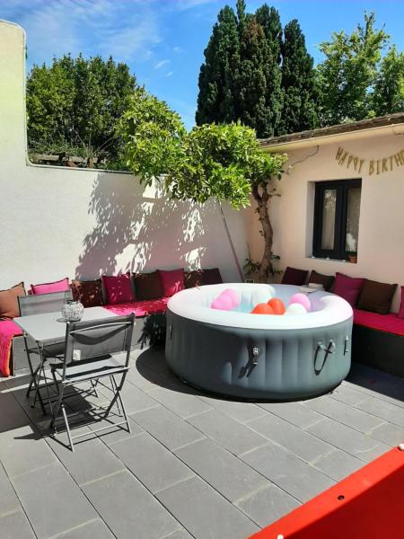 Logement Entier,netflix, Jacuzzi En Option - Gennevilliers