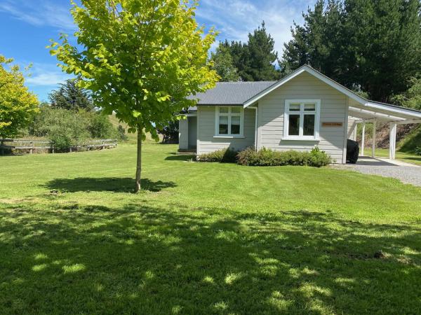 Charming Country Cottage In A Very Quiet Setting - Waipukurau
