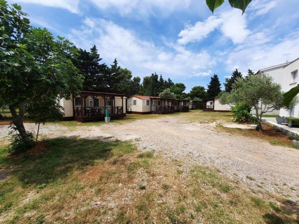 Kamp Rujno - Starigrad