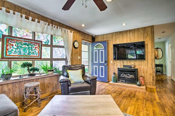 Charming Hampton Bays Home 5 Mi To Coopers Beach - Palmer Vineyards, Riverhead