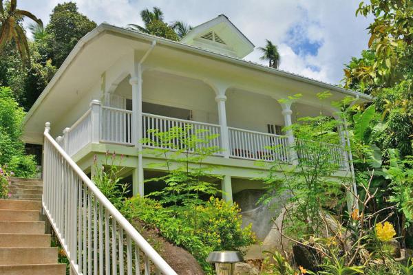 Petit Baie Chalets - Seychelles