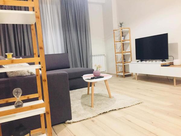 Sol's M2 White Modern Apartments - Georgia