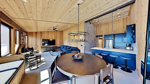 Beautifully Remodeled 3 Bedroom Condo - Mammoth Lakes, CA