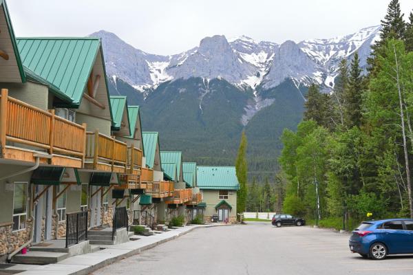 Banff Woods Lodge - Banff