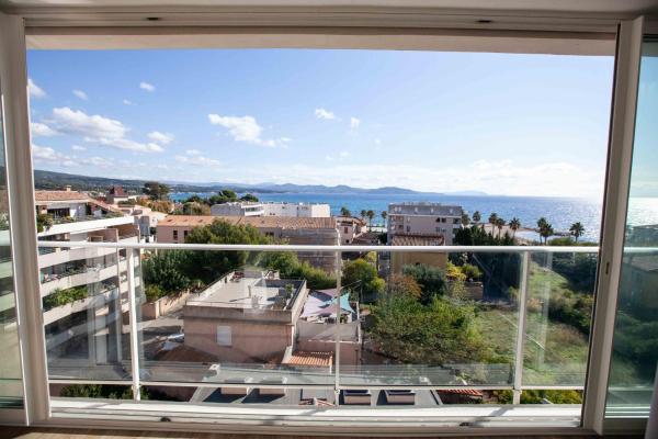 Très Beau T2 Climatisé Refait à Neuf, Vue Mer Panoramique Exceptionnelle à 120m à Pied De La Plage - La Ciotat