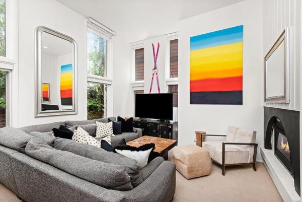 Old Hundred Unit 107, Townhouse With A Great Location 2 Blocks To Aspen Mountain - Aspen, CO