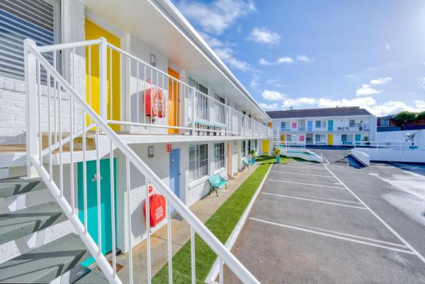 Comfort Inn Warrnambool International Now Waves Motel And Apartments - Warrnambool