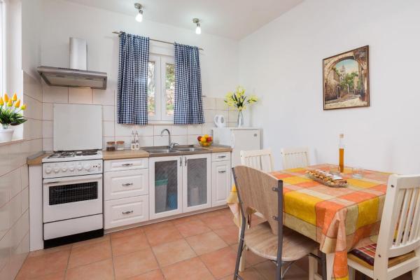 A2 - Modern Apartment With Garden 80m From Beach - Croatia