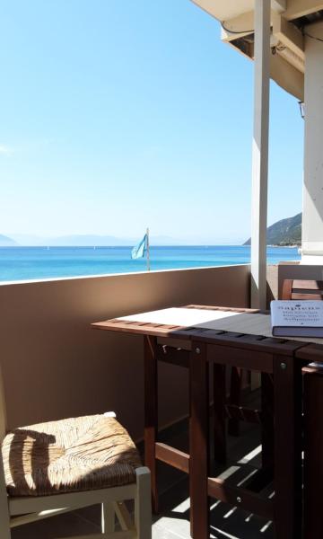 Maistros Seafront Apartment - Lefkada