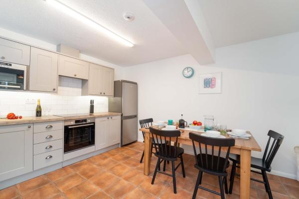 4 Porthmeor Court - St Ives