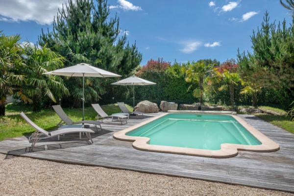 Vacances Détente Dans Cette Maison Avec Piscine à Crac'h - Locmariaquer